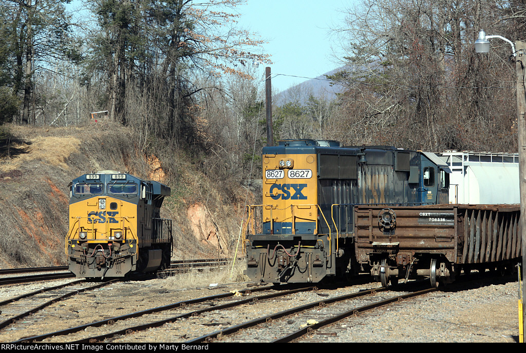 CSX 899 and 8627